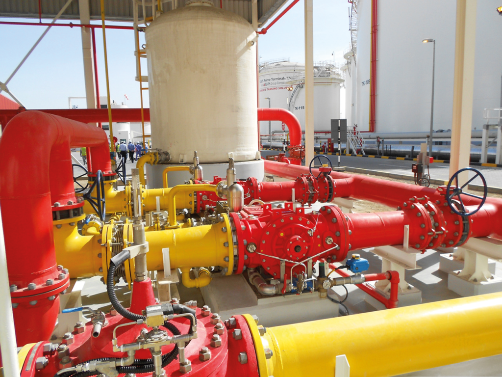 Use of foam for firefighting in tank farms of the oil and petrochemical ...